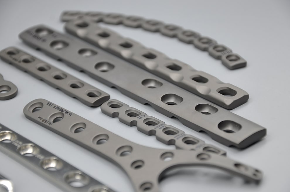 What Are Orthopedic Plates And Screws Made Of? | Aysam